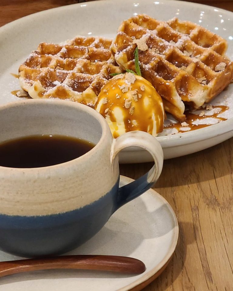 ワッフル&珈琲「Nanano cafe」さん | 走り続ける文具屋さん